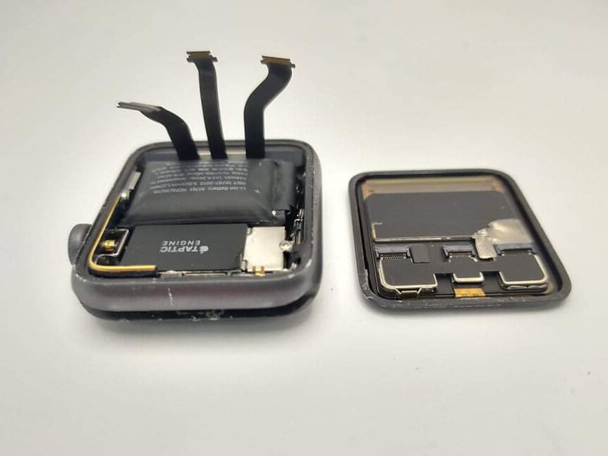 Apple Watch Battery Replacement in Dubai | Fix Battery Life Issues