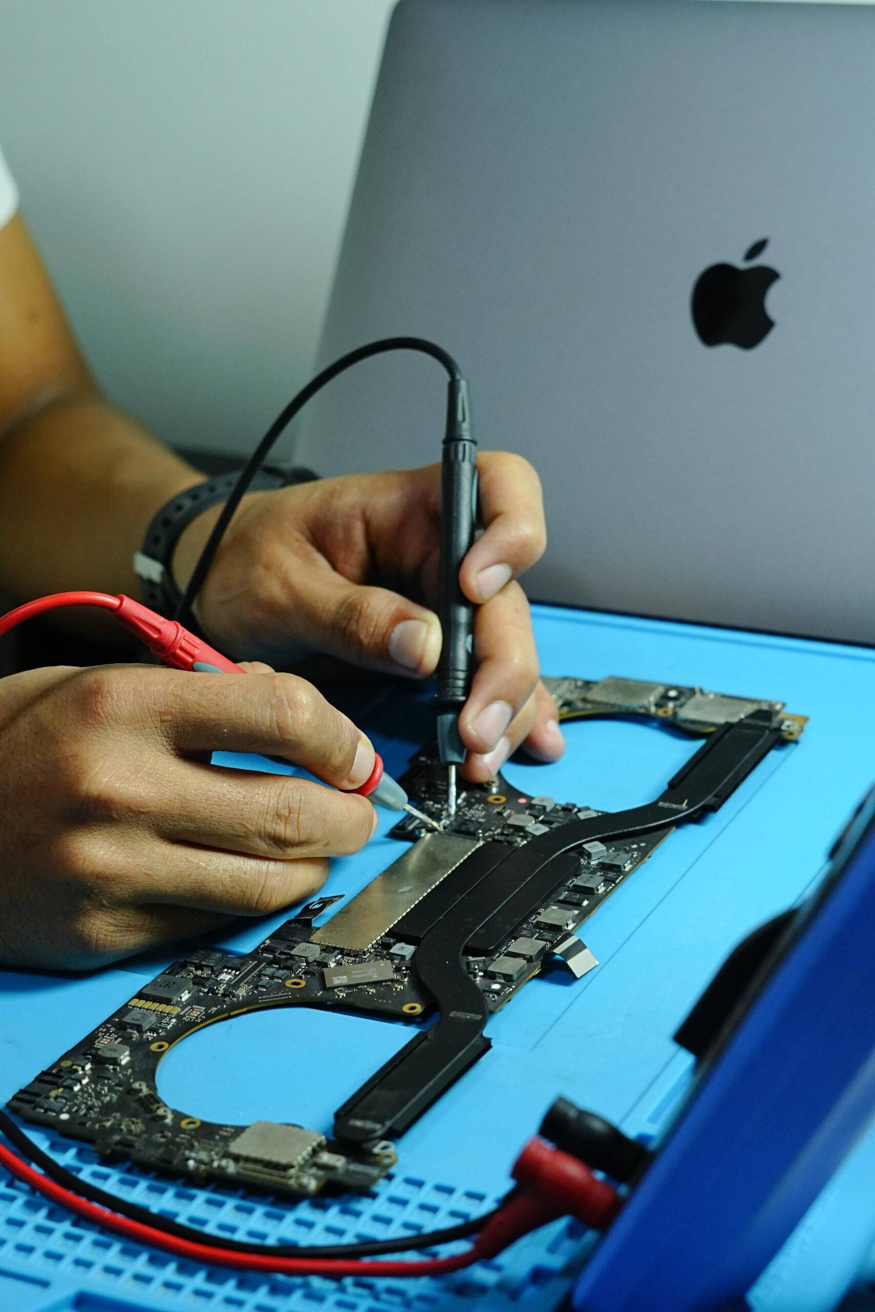 Mobile Repair in Dubai - Tablet & Laptop Repair | Repair near me